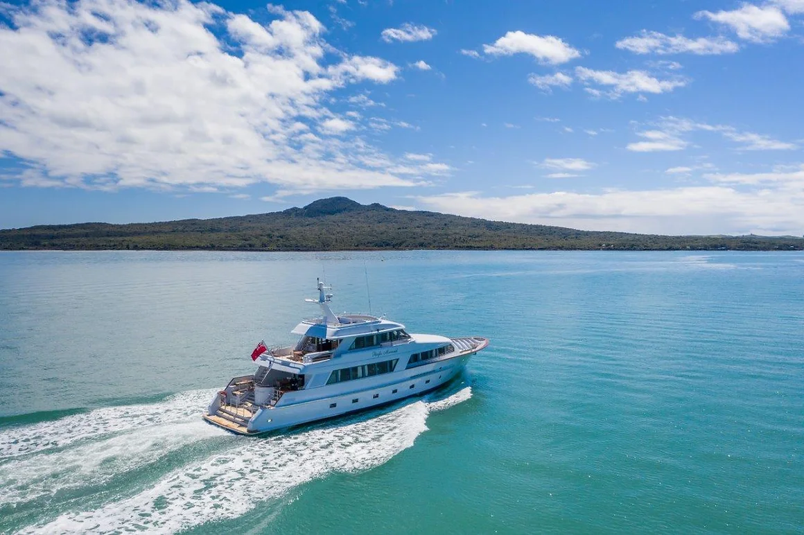 Pacific Mermaid Super Yacht - Cruise the Bay of Islands