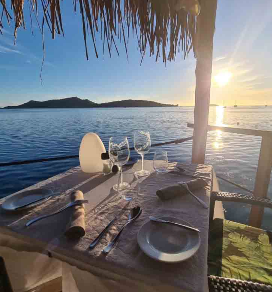 Private Sunset Cruise & Romantic Dinner - Bora Bora
